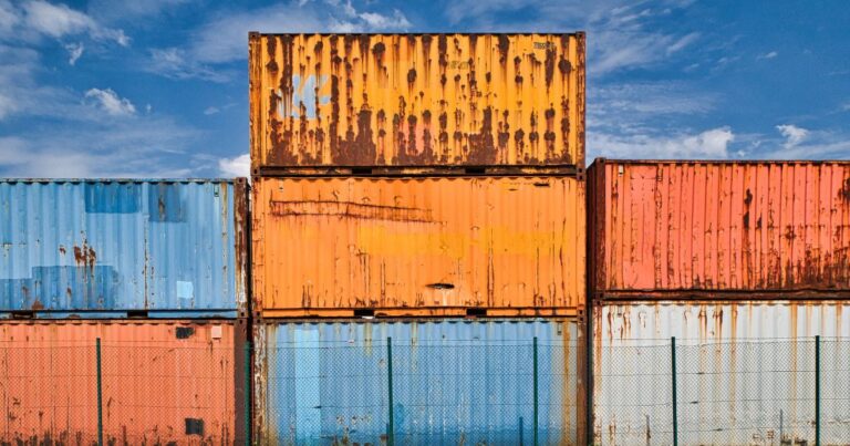 Ways To Prevent and Treat Rust on Container Structures